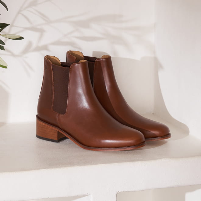 Chelsea Boots à Petits Talons pour Femme en Cuir Lisse Brun Havane ...